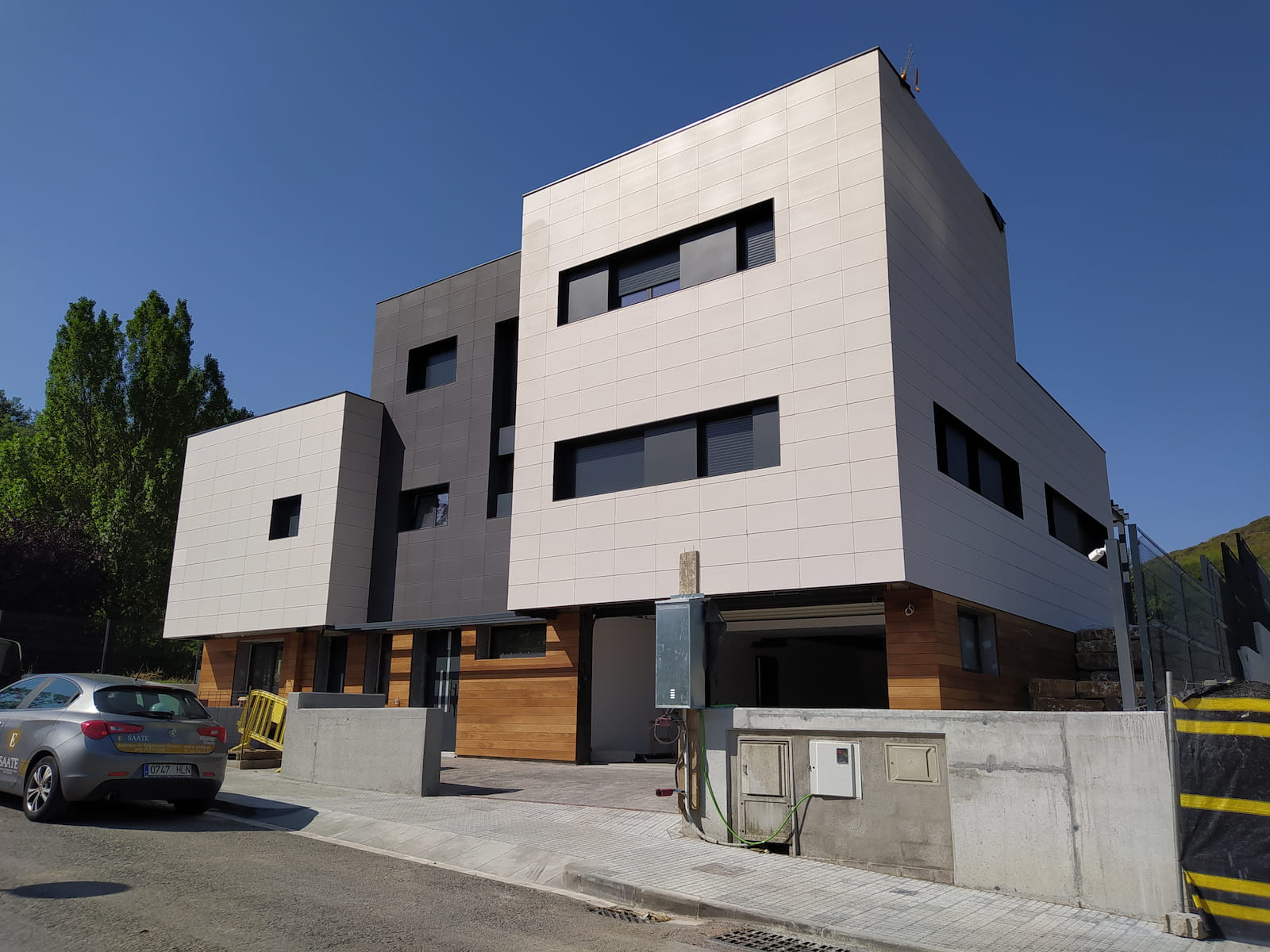 Gres extruido – Torelló - SAATE Premium Building Systems